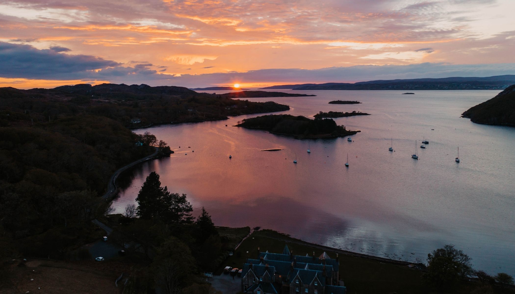 Scottish Highland Hotel - Unique Lodge Retreat - Shieldaig Lodge